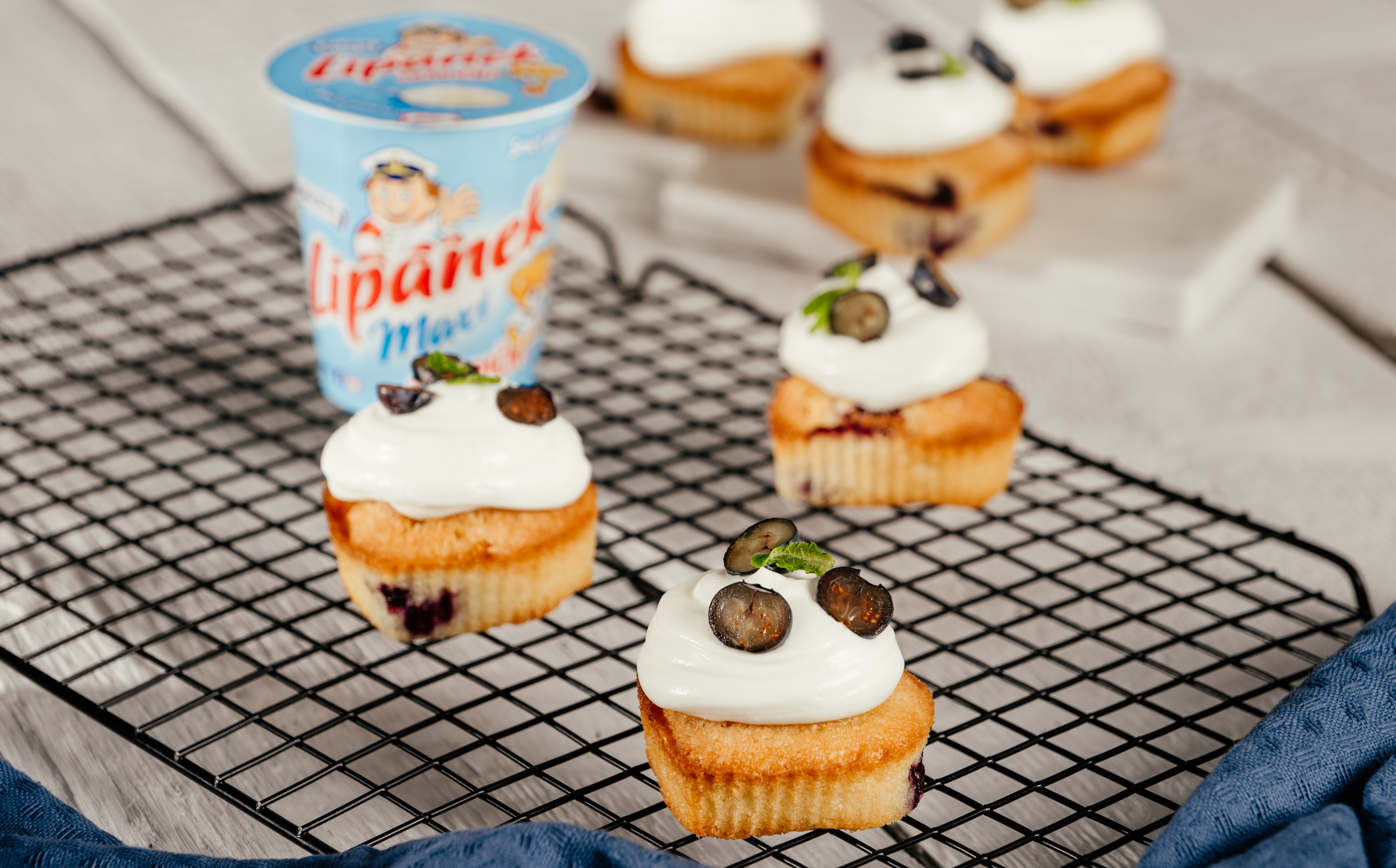Borůvkové cupcakes s Tradičním Lipánkem | MADETA a.s.