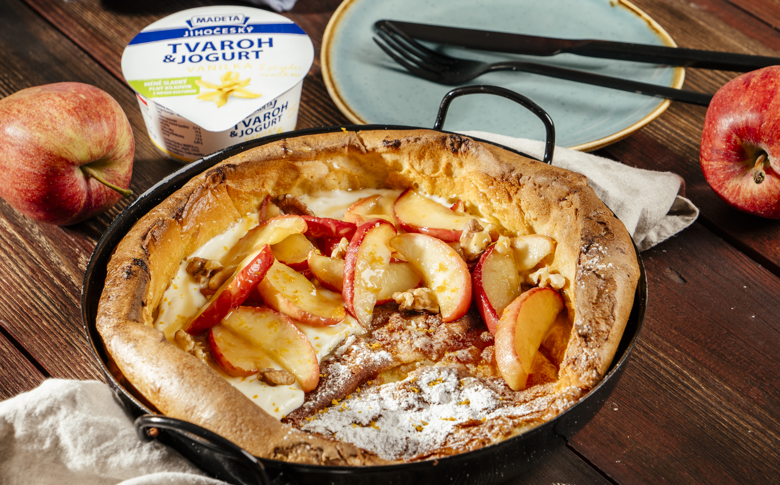 Palačinka dutch baby s jablky a Jihočeským tvarohem & jogurtem | MADETA ...